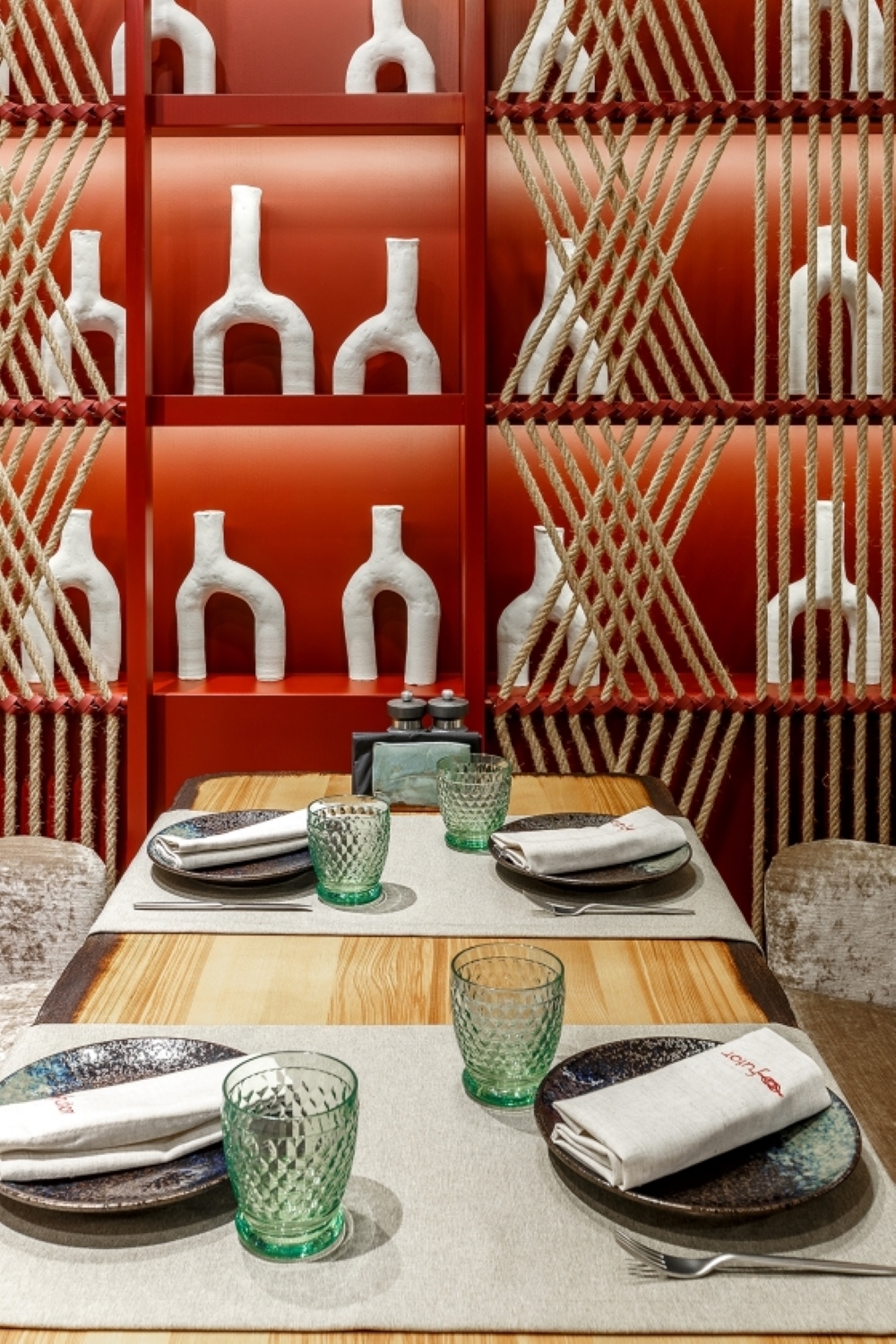 Am creat un design unic pentru restaurantul Fuior